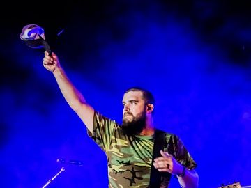 The second fiddle - MC Title